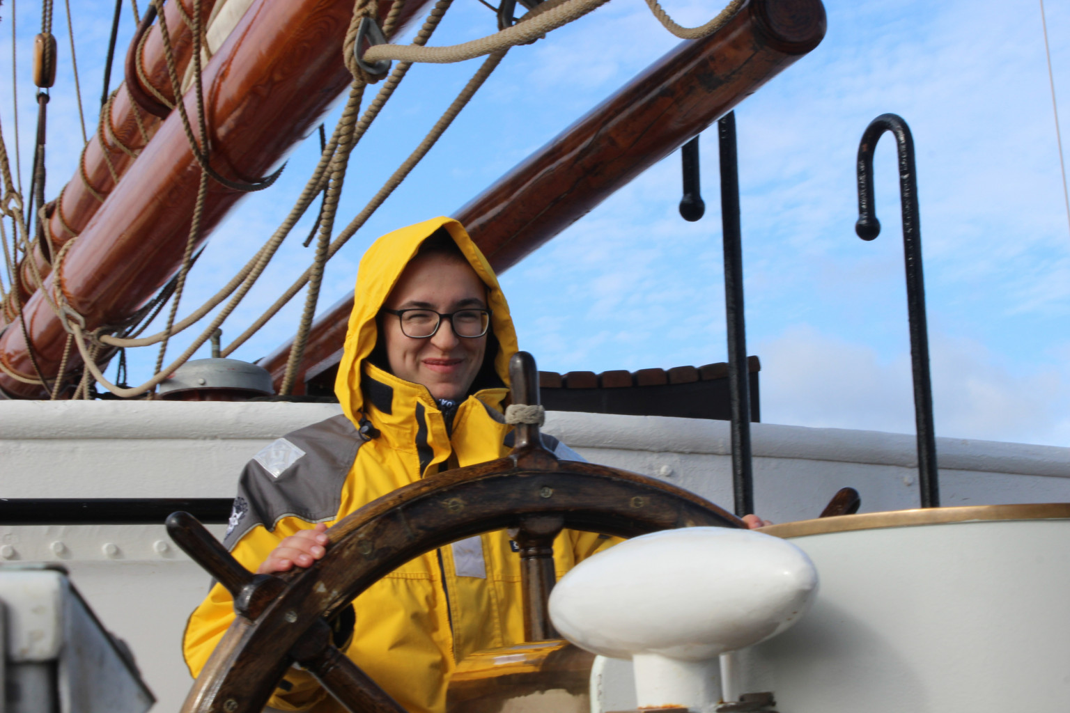Wir stellen vor: Deckshand-Anwärter - STS Brigg ROALD AMUNDSEN Wir stellen vor: Deckshand-Anwärter - STS Brigg ROALD AMUNDSEN